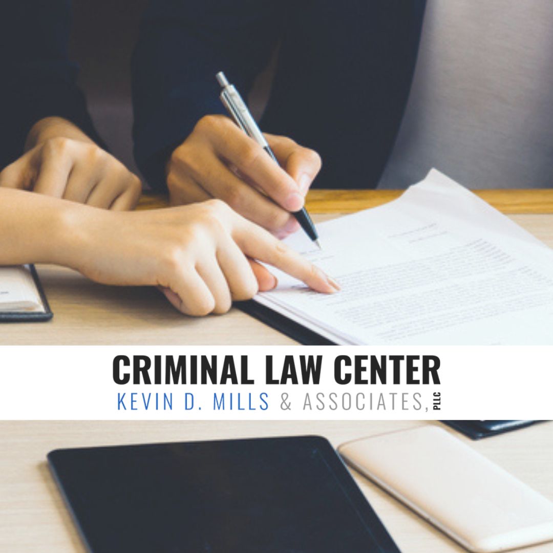 When to Call a Criminal Defense Lawyer